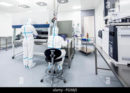 Samples of skin grafts in laboratory Stock Photo - Alamy