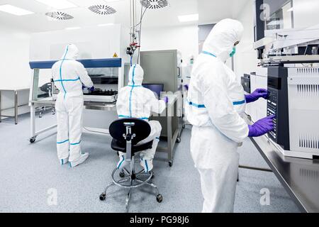 Samples of skin grafts in laboratory Stock Photo - Alamy