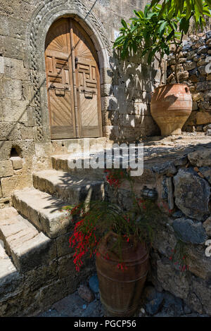Traditional ornate doorway, Lindos on the Greek island of Rhodes Stock ...