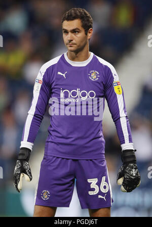Luton Town goalkeeper James Shea Stock Photo - Alamy