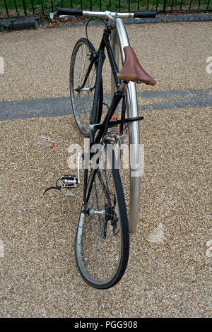 Buckled bike wheel Stock Photo - Alamy