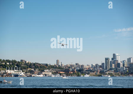 View across Lake Union to downtown Seattle, USA Stock Photo - Alamy