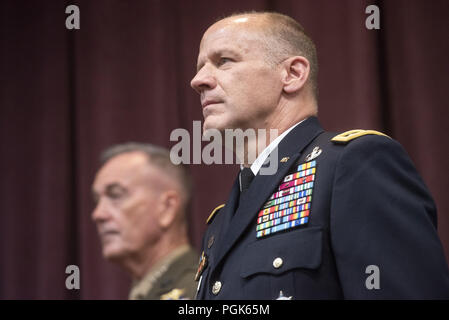 PETTY Officer 1ST Class Russ Leinbach, a Seabee from Naval Mobile ...