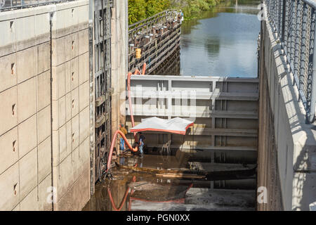 Moss Bluff Navigational Lock and Dam Stock Photo - Alamy