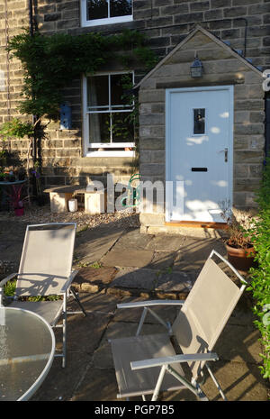 Pretty cottage in Sheffield, Yorkshire, England Stock Photo - Alamy