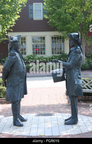 Statue of George Washington and Francois DeGrasse in Yorktown Stock ...