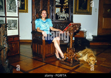 Diane Herzogin von Württemberg auf Schloss Altshausen, Deutschland 1987 ...