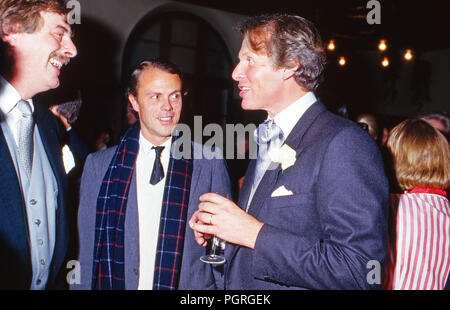 Georg Heinrich Baron Thyssen Bornemisza (links) als Taufpate bei der ...