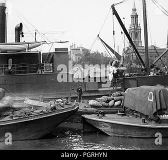London Docks early 1900s Stock Photo - Alamy
