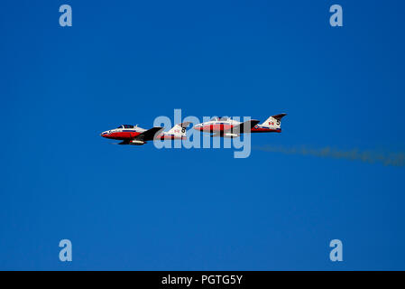 CT-114 Canadian Snowbirds Tutor jet "Toot" Display Aircraft at Comox ...