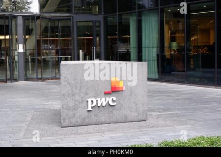 Entrance to PricewaterhouseCooper's (PwC), 7 More London Riverside ...