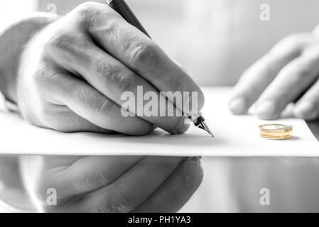 Hand signing 'I love you' in sign language Stock Photo - Alamy