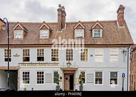 East Grinstead (Sussex, England): Dorset Arms, Pub in the High Street ...