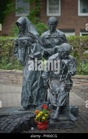 Edith-Stein-Denkmal, Boersenplatz, Koeln, Nordrhein-Westfalen ...