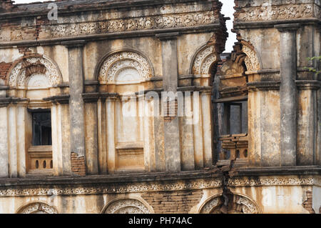 House destroyed by an earthquake Stock Photo - Alamy