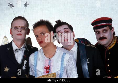 Hubert Kah und Band in München, Deutschland 1984. German band with ...