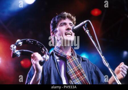 Sänger Terry Sharpe von der britischen Alternative-Pop-Band "The ...