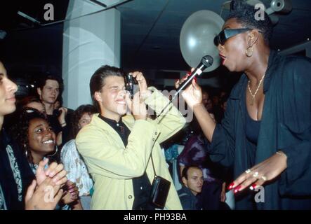 Adeva, afroamerikanische House- und RnB-Sängerin, bei einem Konzert in ...