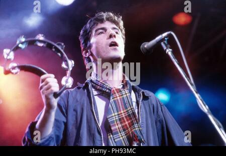 Sänger Terry Sharpe von der britischen Alternative-Pop-Band "The ...