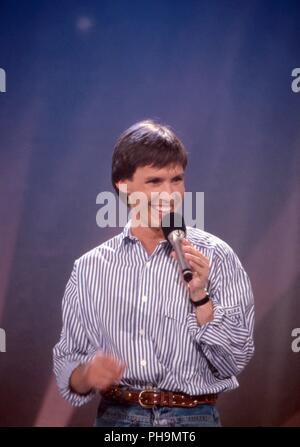 Moderator Viktor Worms bei der "Hitparade Live" in Berlin, Deutschland ...