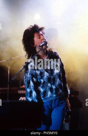 Eileen Gribben von der britischen Alternative-Pop-Band "The Adbentures ...