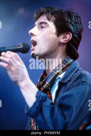 Sänger Terry Sharpe von der britischen Alternative-Pop-Band "The ...