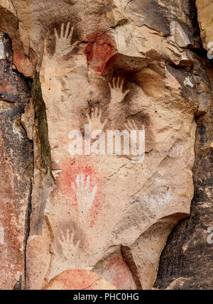 Cueva de las Manos, UNESCO World Heritage Site, Rio Pinturas Canyon ...