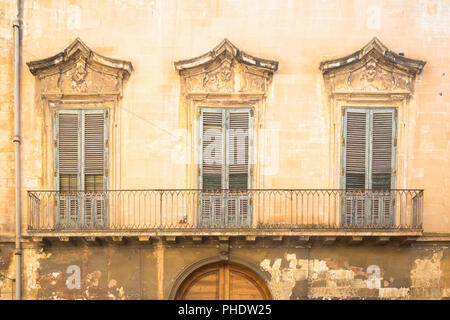 Lecce, Italy - Old windows in baroque style Stock Photo - Alamy