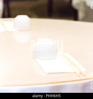 The table setting of a Chinese restaurant Stock Photo - Alamy