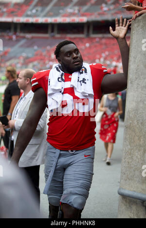 Ohio State offensive lineman Isaiah Prince does he bench press at the ...