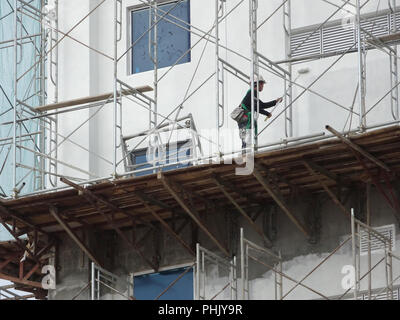 Catch platform or other construction projection from the face of a ...