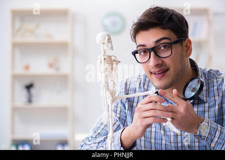 Medical student studying in classroom Stock Photo - Alamy