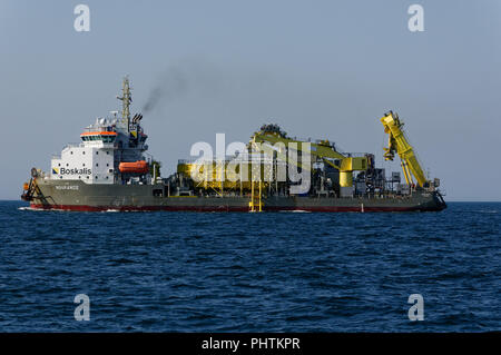 The Boskalis Ndurance, cable lay vessel installing a power export cable ...