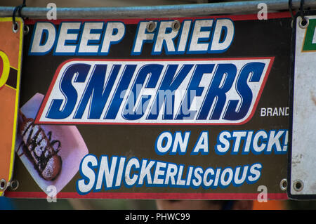 Bar of Snickers Chocolate, USA Stock Photo: 33231666 - Alamy