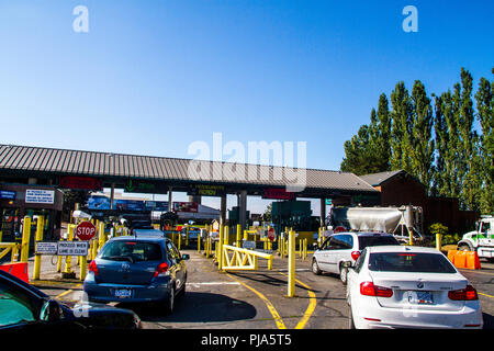 The United States border crossing station in Sumas Washington on the US ...