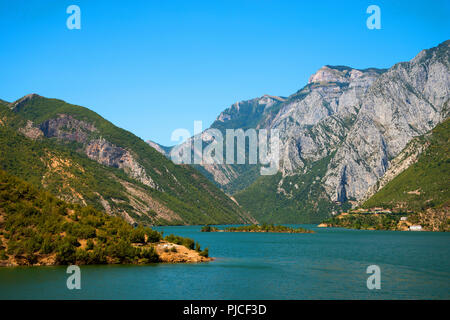 Coma rope's lake, river In it, Albania, Koman-Stausee, Fluss Drin ...