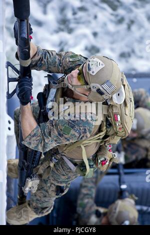 A Special Amphibious Reconnaissance Corpsman, or SARC, provides ...