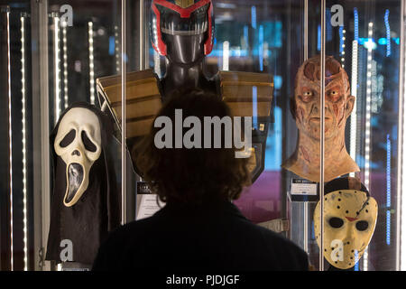 A Ghostface mask used in Scream (1996) at the Prop Store film ...