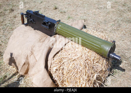 WWI Maxim machine gun with ammunition Stock Photo - Alamy