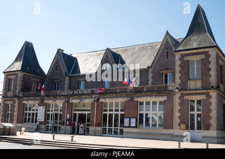 France, Oise, Beauvais, the train station Stock Photo - Alamy