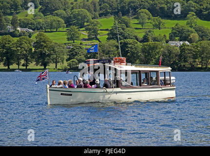 Solar powered electric boats on a canal in Amsterdam Stock Photo - Alamy