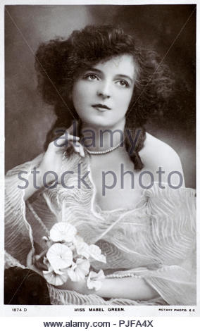 Vintage postcard of Edwardian actress Miss Barbara Deane Stock Photo - Alamy