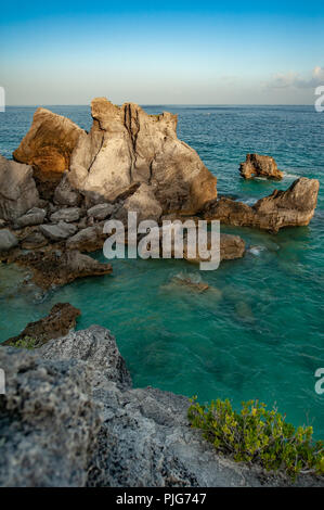 Bermuda beach and the aquamarine waters of King's Wharf and Horseshoe ...