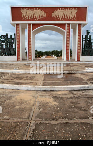 Architecture arch Door of No Return at Ouidah, Benin Stock Photo - Alamy