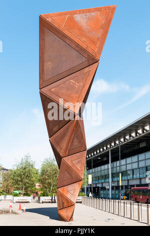Conrad Shawcross: Paradigm Sculpture outside the Francis Crick ...