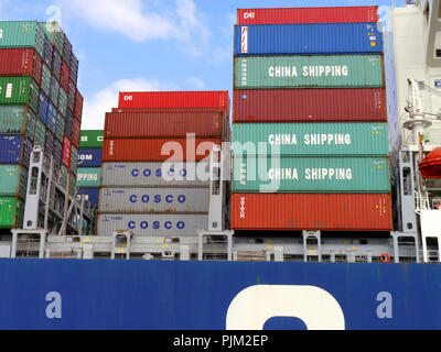 The Ultra Large Container Ship (ULCS), CMA CGM Benjamin Franklin ...