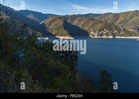Amazing Autumn landscape of Meander of Vacha (Antonivanovtsy) Reservoir ...
