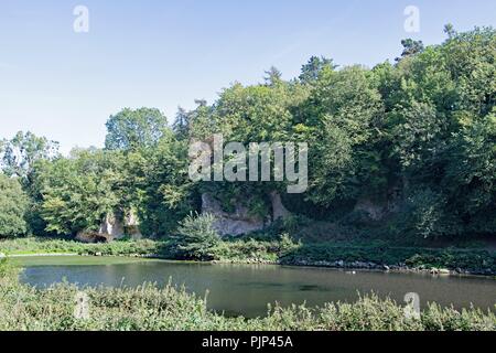Pin Hole Cave and Dog Hole cave, Creswell Crags, Derbyshire ...