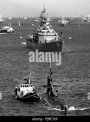 AJAXNETPHOTO. 28TH JUNE, 1977. SPITHEAD, ENGLAND. - SILVER JUBILEE ...
