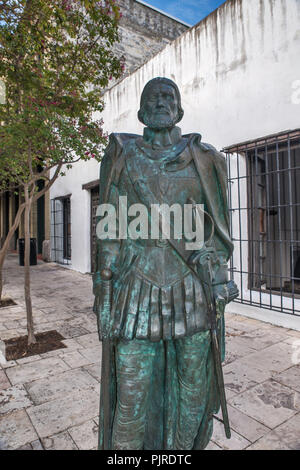 Spanish Governors Palace conquistador statue six flags entrance ...
